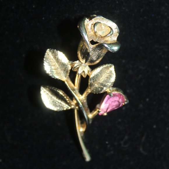 Avon | Jewelry | Vintage Classic Gold Tone Avon Rose Brooch With Pink ...